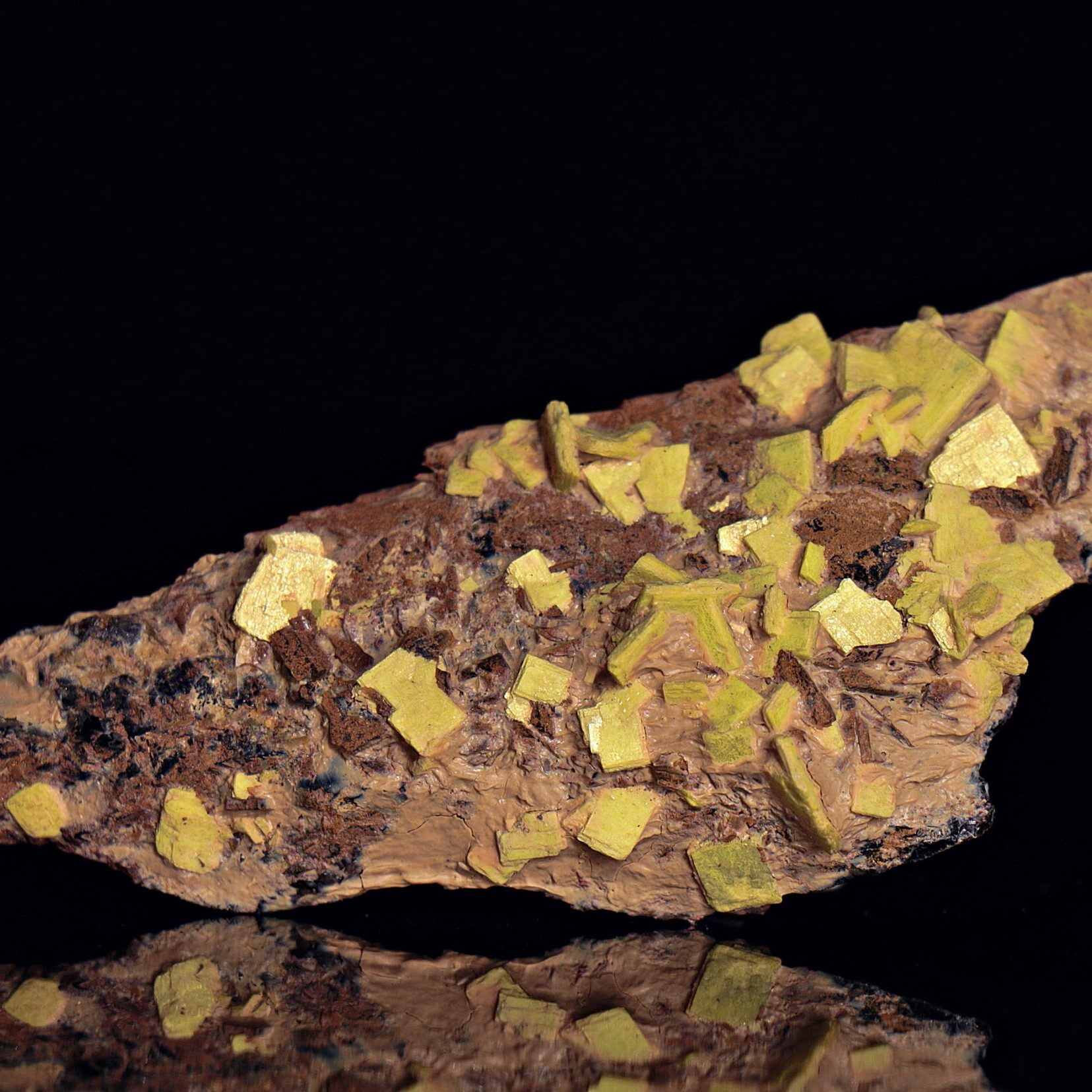 Autunita – MM Gerdau Tainacan