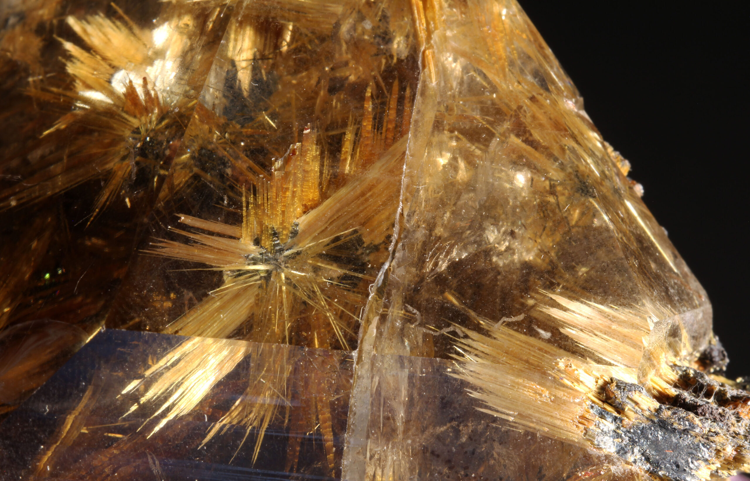 QUARTZO RUTILADO com Hematita – MM Gerdau Tainacan