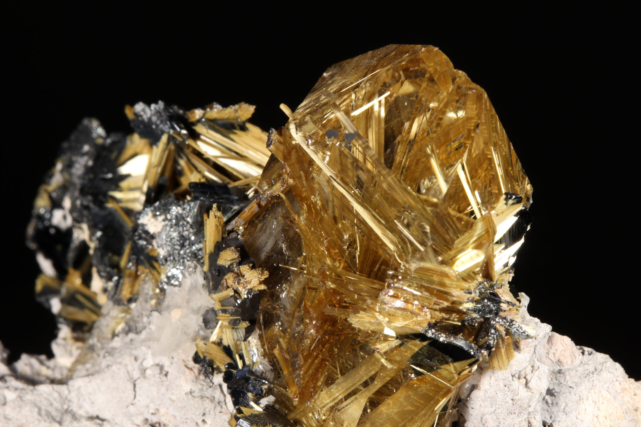 QUARTZO RUTILADO com Rutilo e Hematita no Riolito no Riolito – MM ...